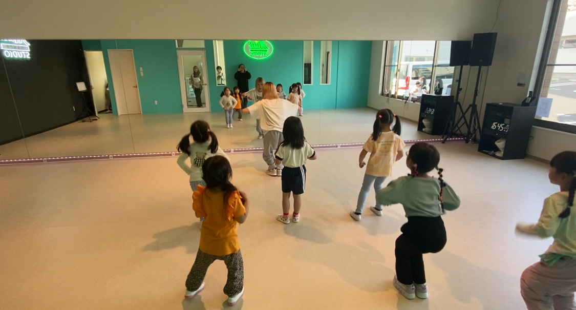金曜日KPOPリトルキッズクラス🐧 - MINT DANCE STUDIO